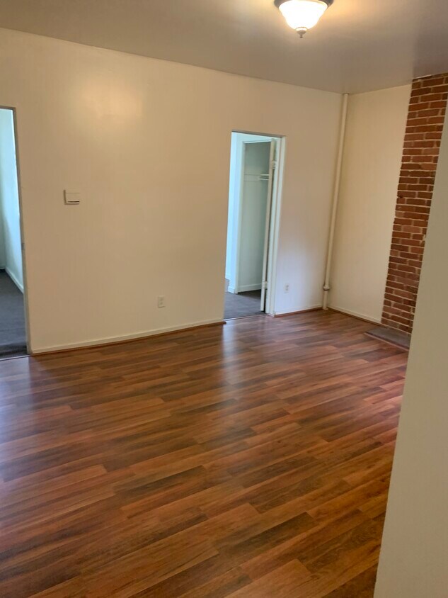 331 McKee Plz Unit 8, Pittsburgh, PA 15213 - Apartments in Pittsburgh ...