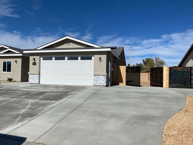 1041 Ocean Ave, Ridgecrest, CA 93555 - House Rental in Ridgecrest, CA ...