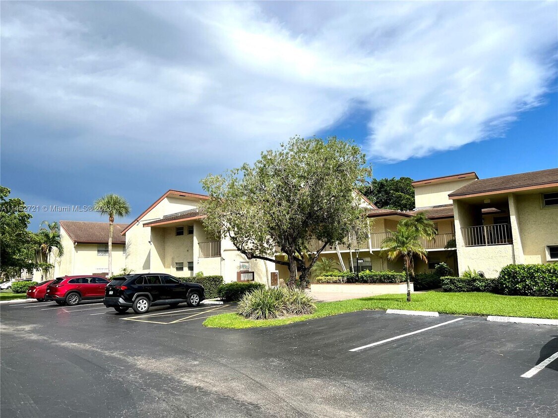 8790 Holly Ct Unit 103, Tamarac, FL 33321 - Condo for Rent in Tamarac ...