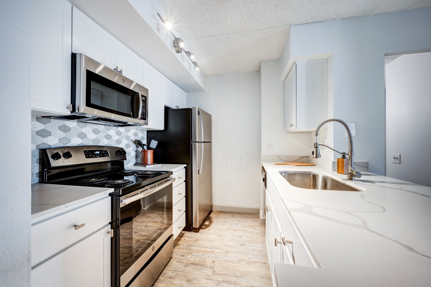 Capri on Camelback - 5115 N 40th St Phoenix, AZ 85018 | Apartments.com