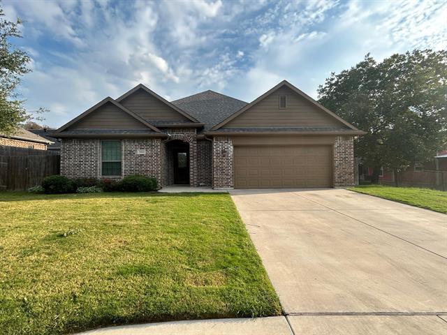 553 W Oak St, Decatur, TX 76234 - Townhome Rentals in Decatur TX ...