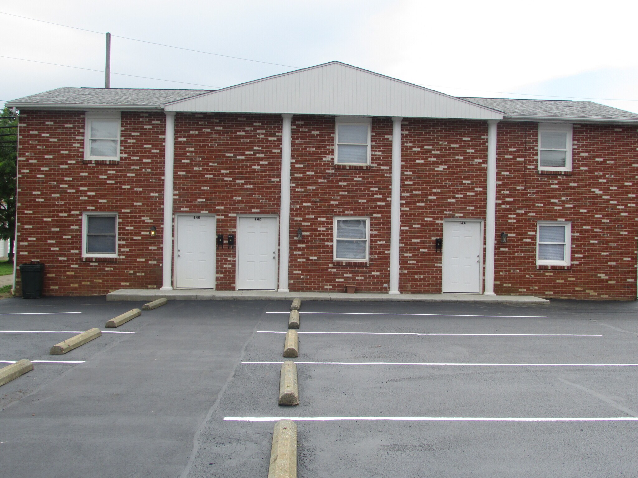 142 6Th Dr Se, New Philadelphia, OH 44663 - Townhome Rentals in New ...