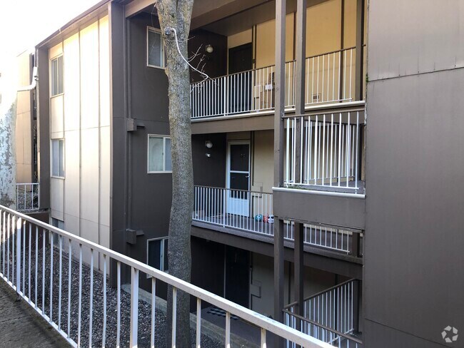 Pullman Halls Apartments for Rent with Parking - Pullman, WA - Updated ...