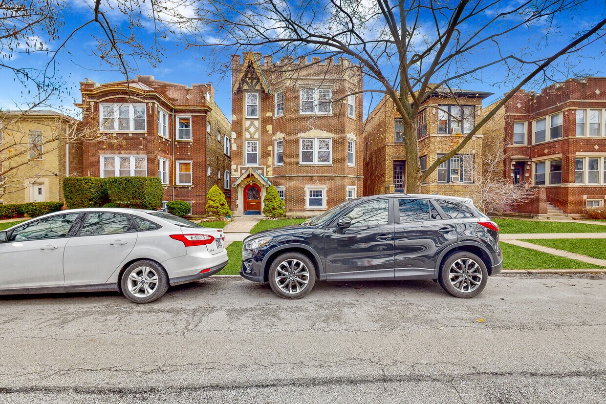 6453 N Wayne Ave Unit 1, Chicago, IL 60626 - Room for Rent in Chicago ...