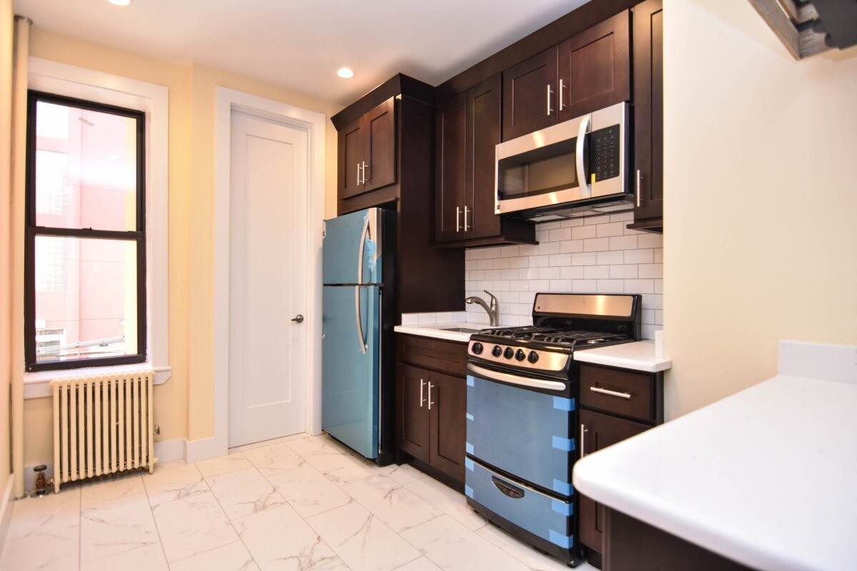 424 E 162nd St Unit 2E, The Bronx, NY 10451 - Condo for Rent in The ...