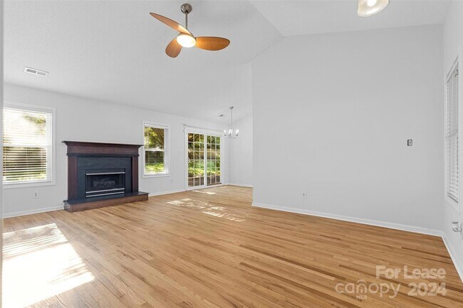 4730 Avalon Forest Ln, Charlotte, NC 28269 | Apartments.com