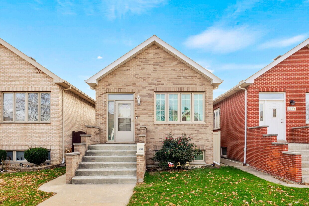 5737 W 64th Pl, Chicago, IL 60638 - House Rental in Chicago, IL ...