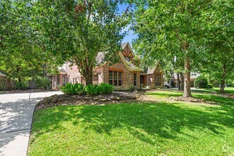 Kings Point Village Apartments for Rent with Hardwood Floors - Houston ...