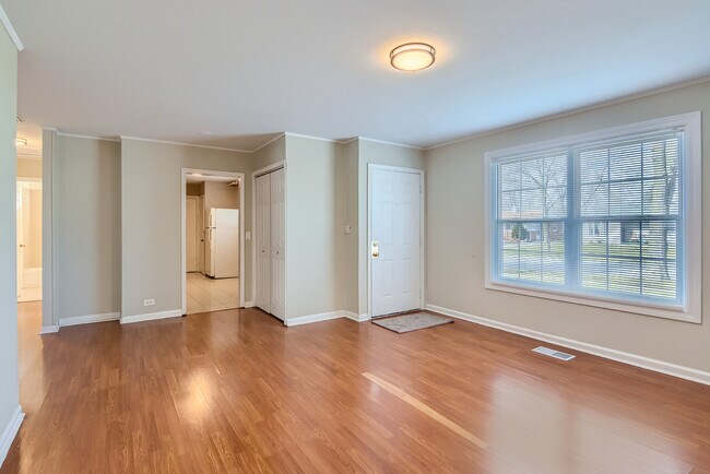 259 E Dennis Rd, Wheeling, IL 60090 - House Rental in Wheeling, IL ...