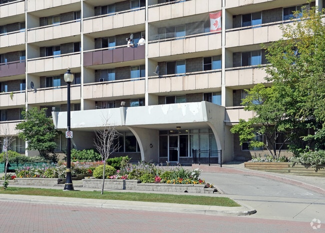 Renaissance Towers Apartments - 100 Ferguson Ave S Hamilton, ON ...