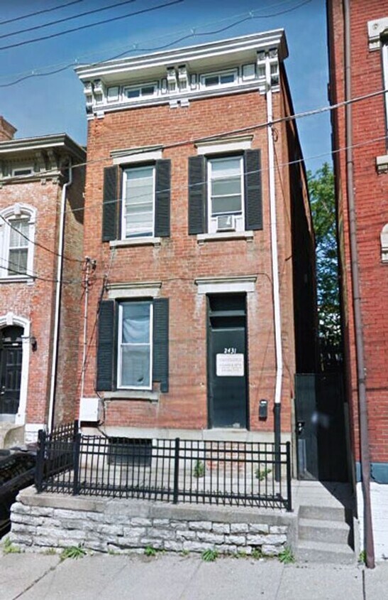2431 Vine St Unit 2431V, Cincinnati, OH 45219 - Room for Rent in ...