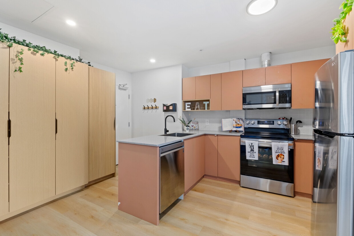 Palay Apartments - 2025 Rue Peel Montréal, QC | Apartments.com
