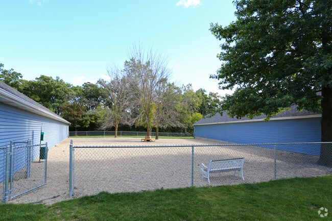 Forest Pointe Rentals - Lake Bluff, IL | Apartments.com