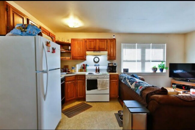 104 W Main St, Cambridge, NY 12816 - Apartment for Rent in Cambridge ...