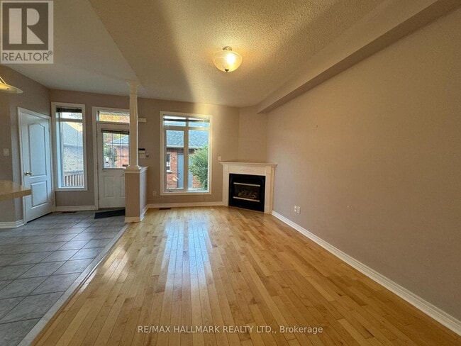 10561 Bayview Ave, Richmond Hill, ON L4C 0M8 - Maison de Ville à Louer ...