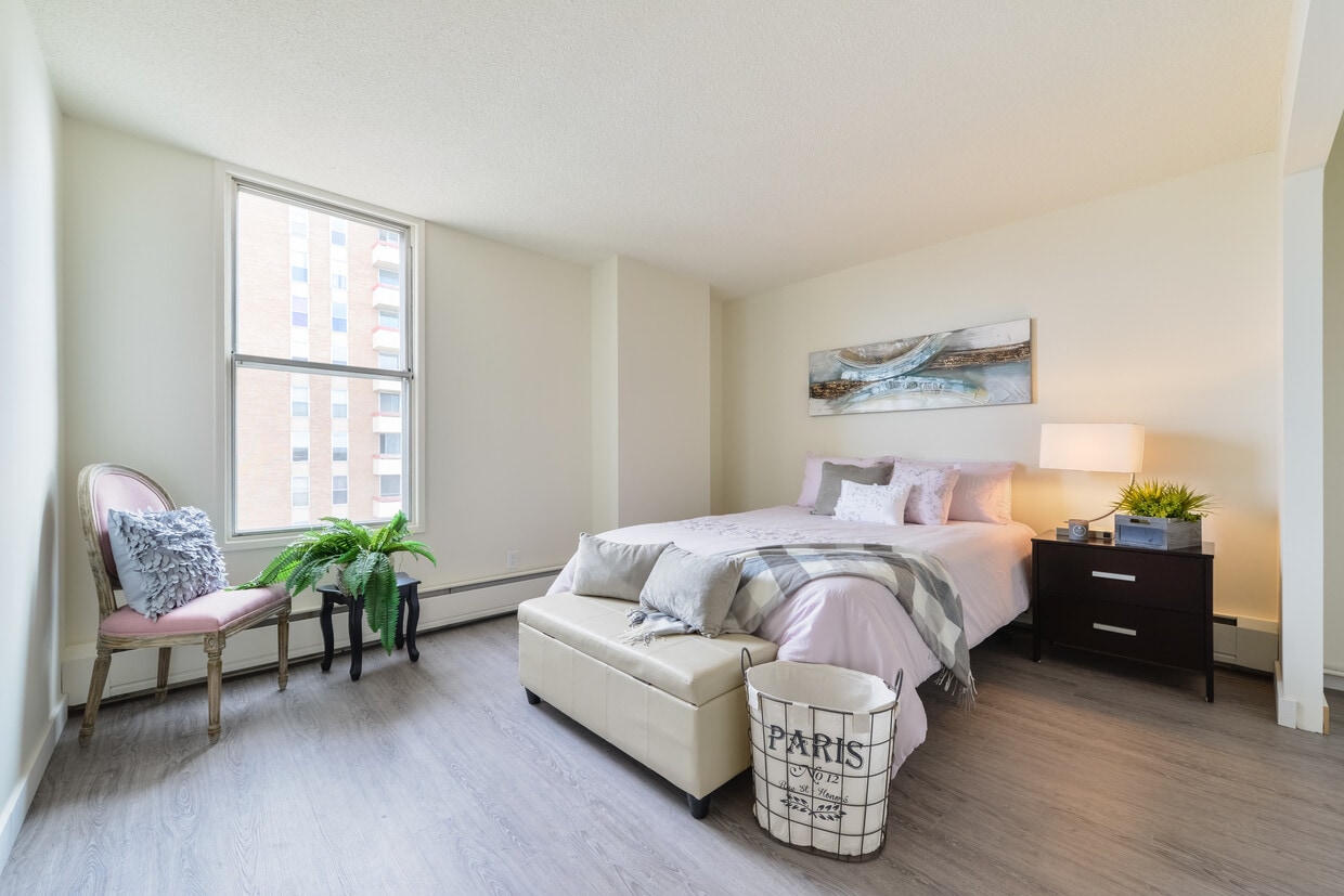 Whitehall Square Apartments - 15503 87th Ave Nw Edmonton, AB ...