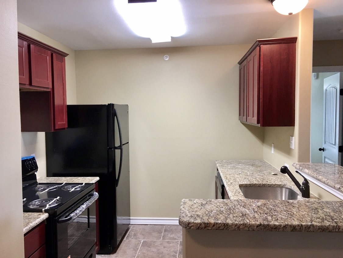 Manhattan Apartments - 7001 Lipes Blvd Corpus Christi, TX 78414 ...