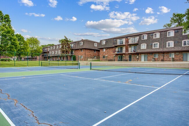 Blackhawk Apartment Homes - Apartments in Elgin, IL | Apartments.com