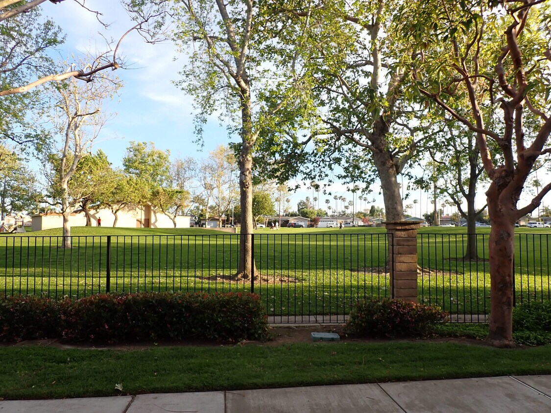 18272 Parkview Ln Unit #108, Huntington Beach, CA 92648 - Condo for ...