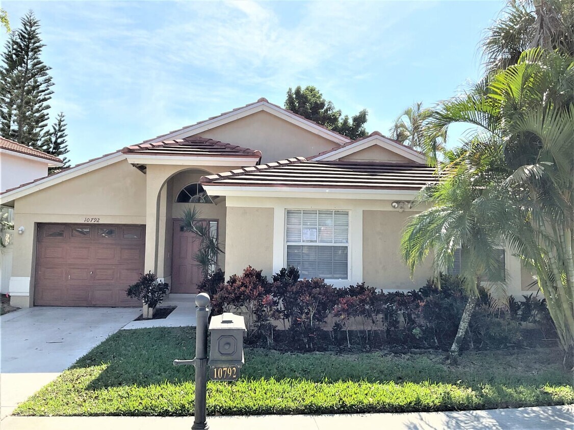 10792 Lake Oak Way, Boca Raton, FL 33498 | Apartments.com