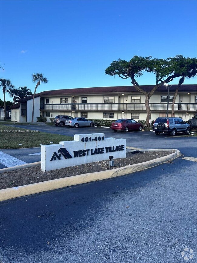 Park Lake Village Condominiums Apartments for Rent with a Walk-In Closet - Miami, FL - Updated ...