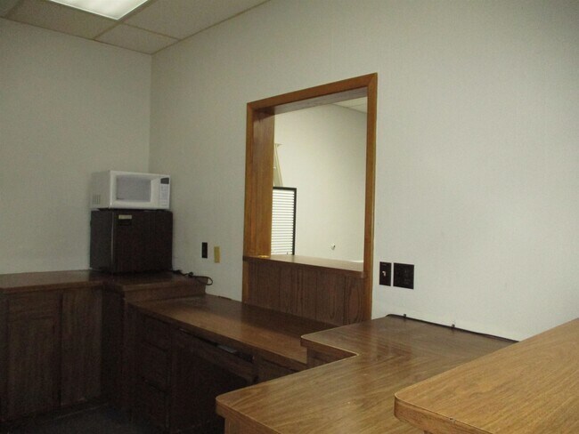 215 N Spring St, Beaver Dam, WI 53916 - House Rental in Beaver Dam, WI ...