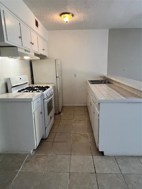 9745 Long Point Rd Unit 10, Houston, TX 77055 - Room for Rent in ...