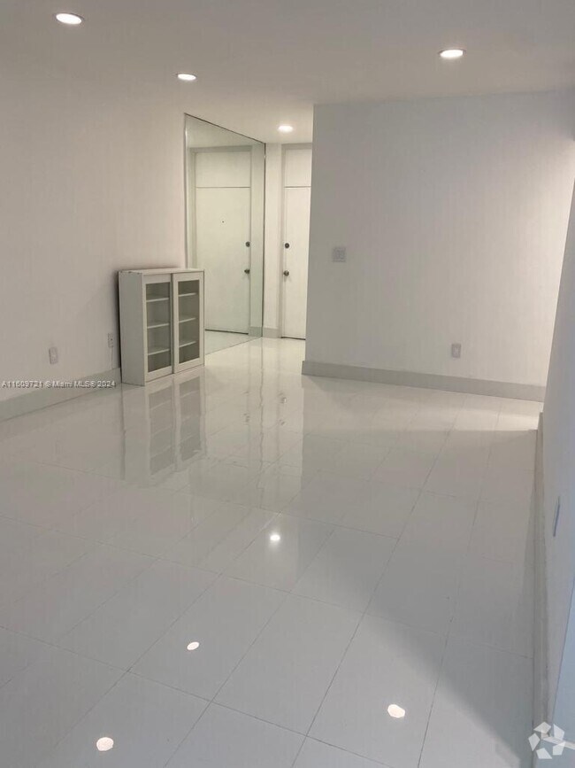 Ocean View Heights Apartments for Rent with EV Charging - Miami, FL - 1 ...