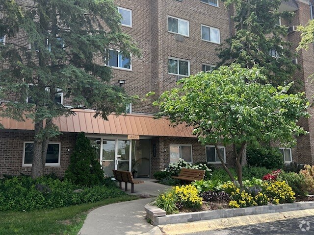 Best Luxury Triumvera Apartments for Rent - Glenview, IL - Updated ...