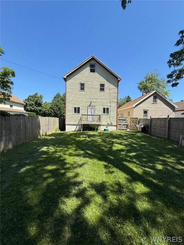 21 Amber St, Buffalo, NY 14220 - Room for Rent in Buffalo, NY ...