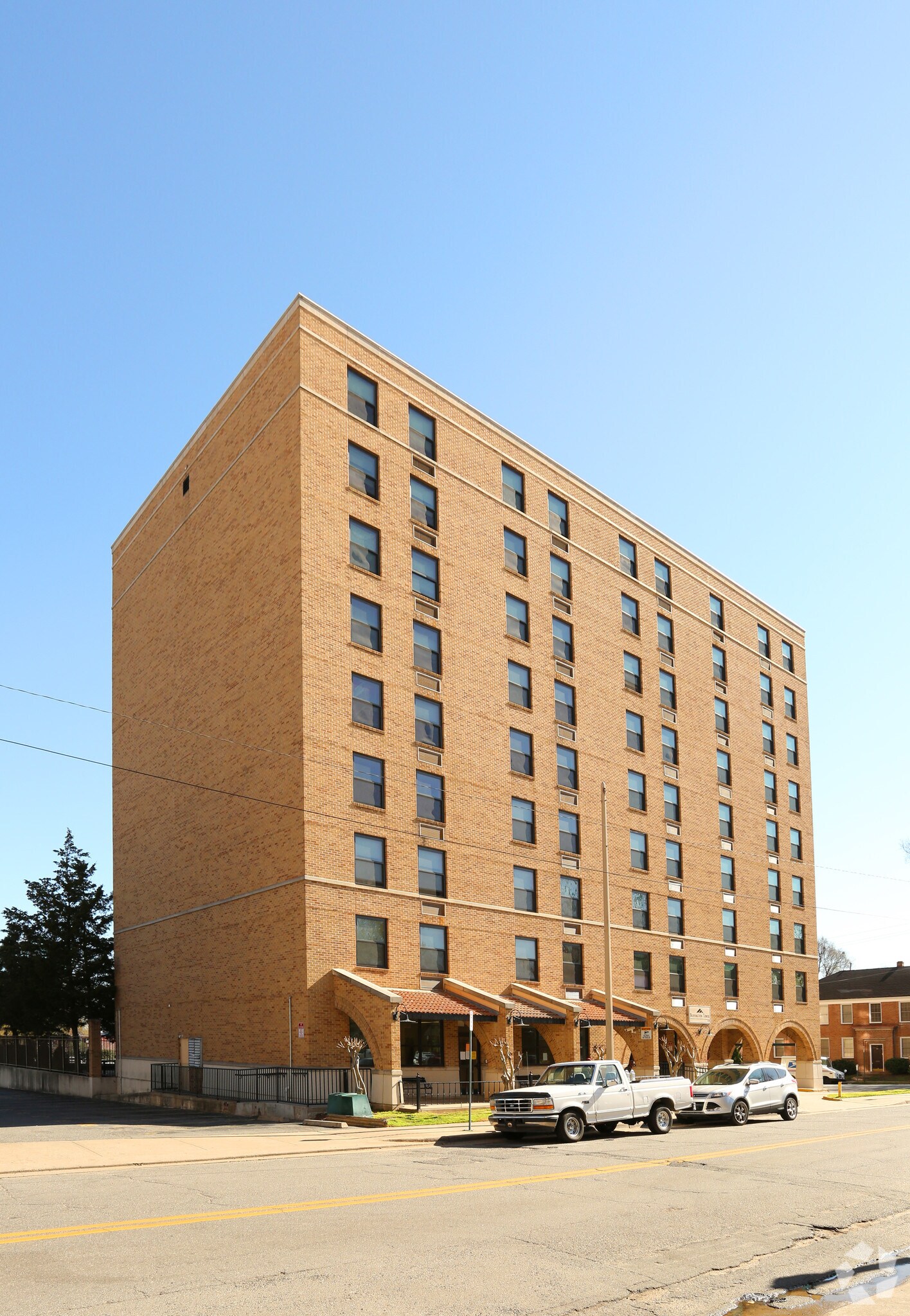 Buffington Towers Apartments - 224 E 7th St Little Rock, AR 72202 ...
