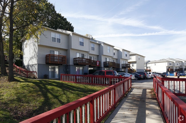 Stadium Crossing (Varsity Properties) Apartments - Bloomington, IN ...