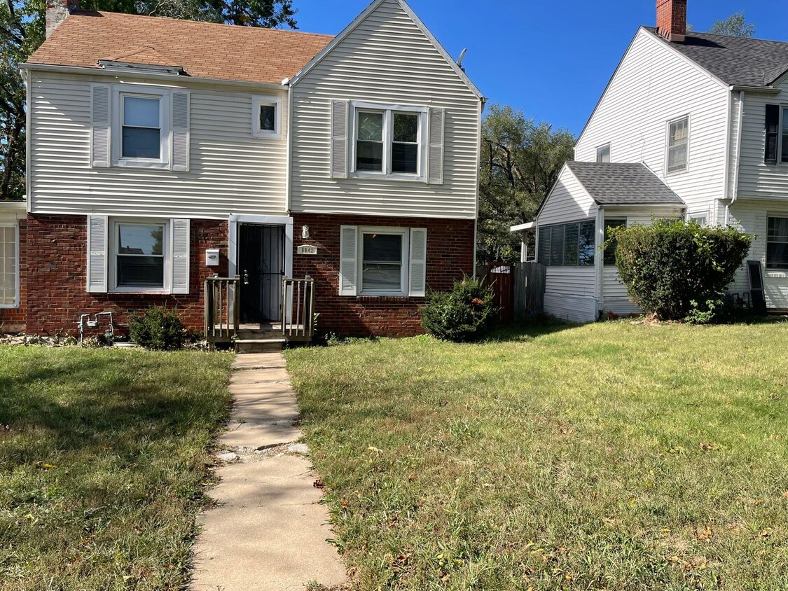 6042 The Paseo, Kansas City, MO 64110 - House Rental in Kansas City, MO ...