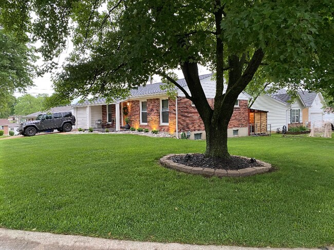 130 Greenland Ln, St. Louis, MO 63125 | Apartments.com