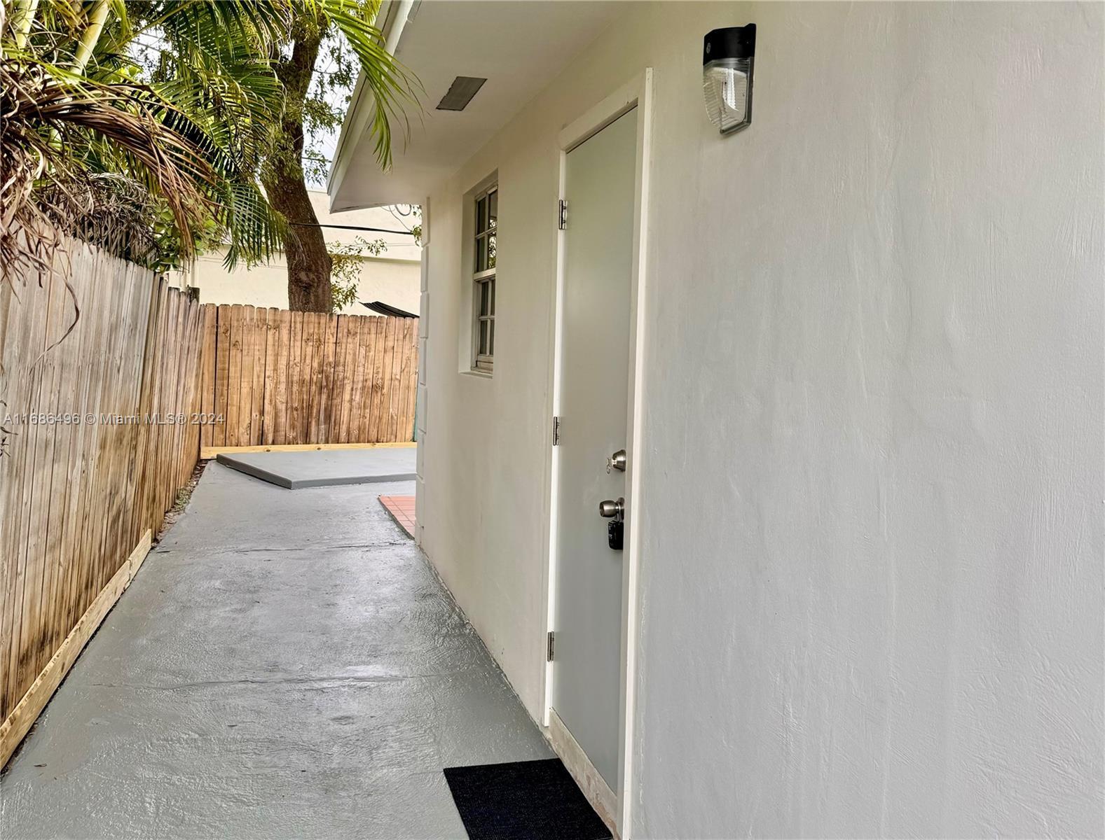 52 Flagami Blvd Unit B, Miami, FL 33144 - Room for Rent in Miami, FL ...