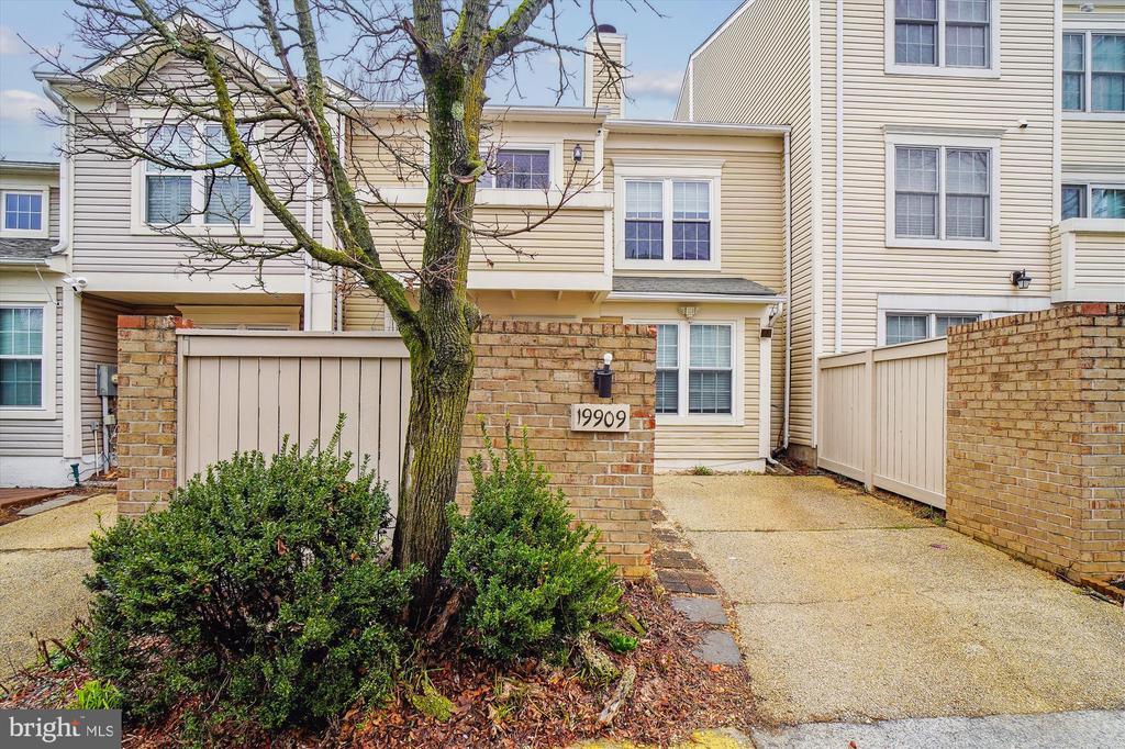 19909 Sugar Notch Cir, Montgomery Village, MD 20886 - Townhome Rentals ...