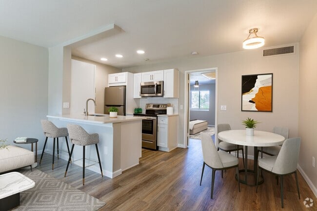 Foothill Heights Apartments for Rent with a Walk-In Closet - Tucson, AZ ...