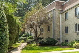 Harvard Ridge Condominiums Houses for Rent with a Swimming Pool ...