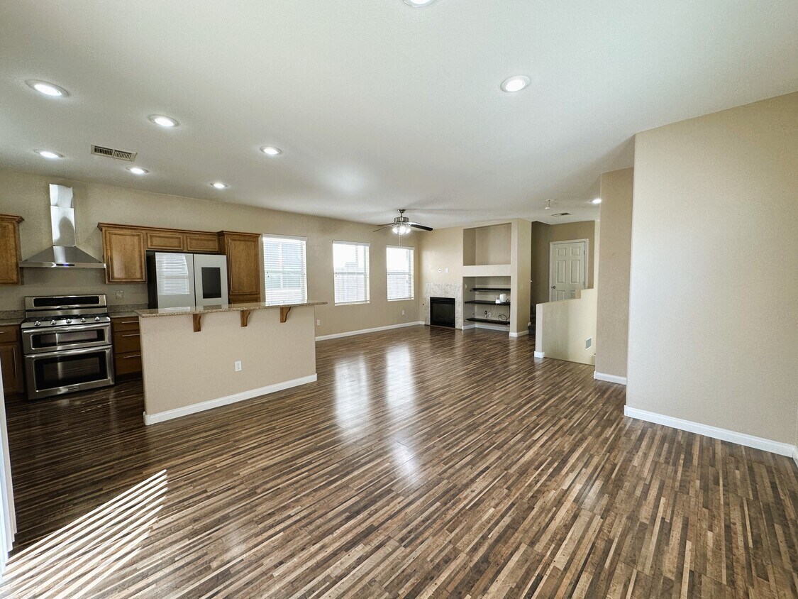 9318 Roping Cowboy Ave, Las Vegas, NV 89178 - House Rental in Las Vegas ...