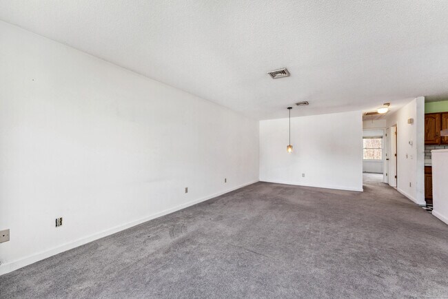 278 Laura Blvd Unit 278, Norwich, CT 06360 - Condo for Rent in Norwich ...