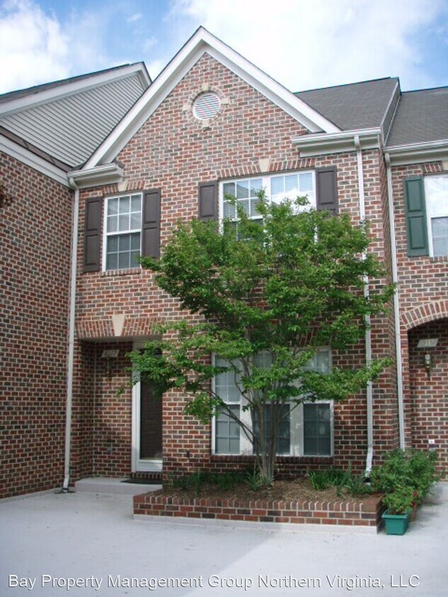 6117 Madison Crest Ct, Falls Church, VA 22041 - House Rental in Falls Church, VA | Apartments.com