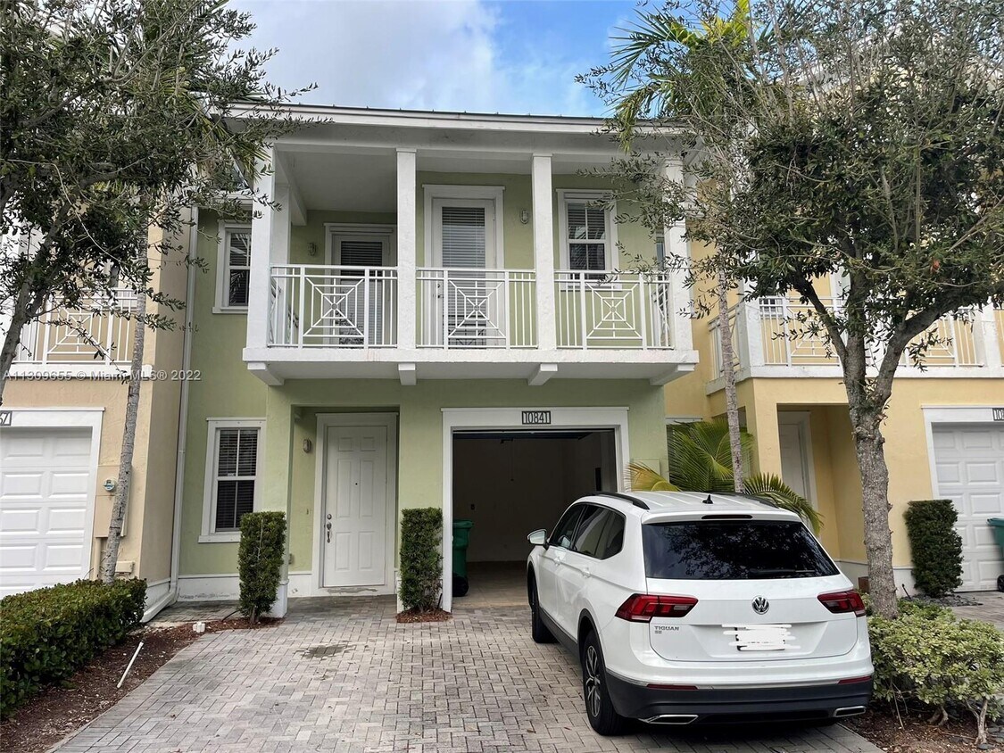 10841 NW 76th Ln, Doral, FL 33178 - Townhome Rentals in Doral FL ...