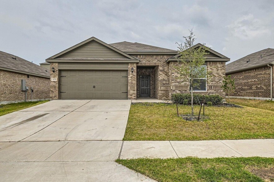 173 Banjo Trl, Newark, TX 76071 | Apartments.com