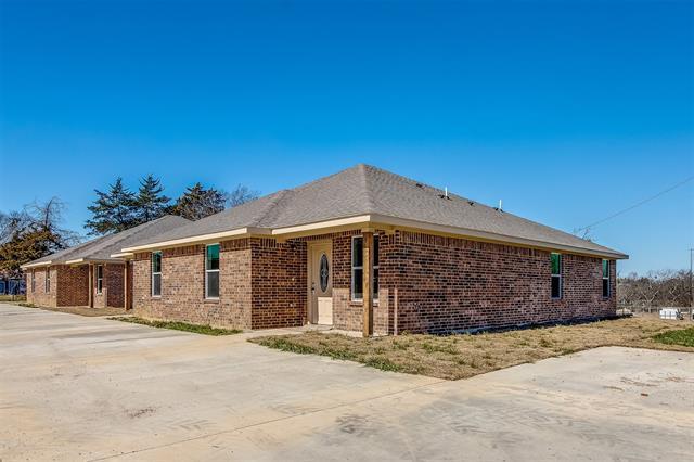 139 Houston St, Italy, TX 76651 - Townhome Rentals in Italy TX ...