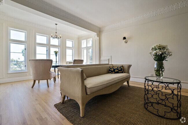 Cielo Vista Terrace Houses for Rent with High Ceilings - Los Angeles, CA