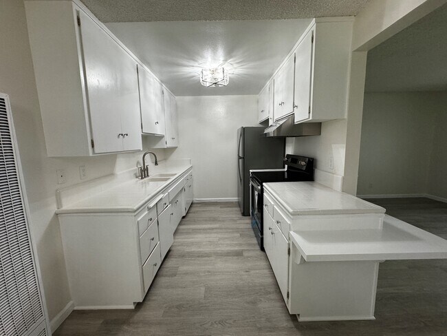 Windsor House - Apartments in Manhattan Beach, CA | Apartments.com