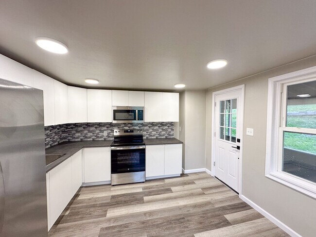 93 N Greenview Rd Unit 95, Schuylkill Haven, PA 17972 - Condo for Rent ...