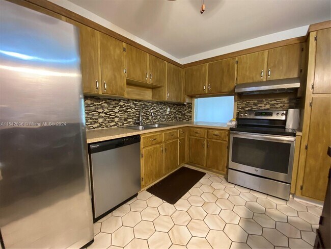 200 Gate Rd Unit 203, Hollywood, FL 33024 - Condo for Rent in Hollywood ...