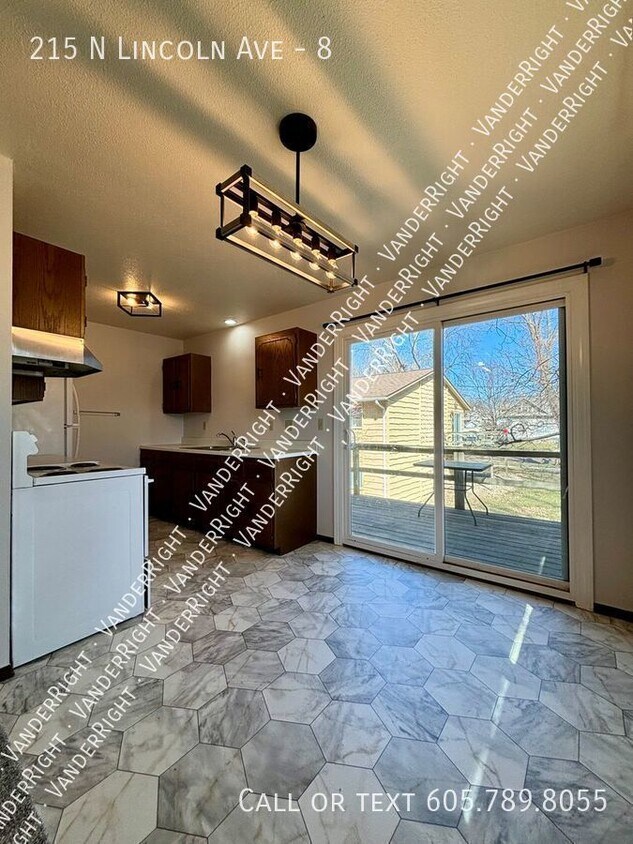 215 N Lincoln St Unit 8, Canton, SD 57013 - Room for Rent in Canton, SD ...