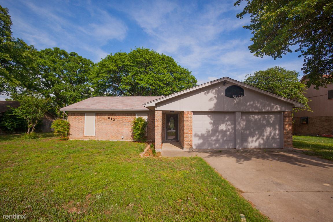 812 Lake Crest Pkwy, Azle, TX 76020 - House Rental in Azle, TX ...